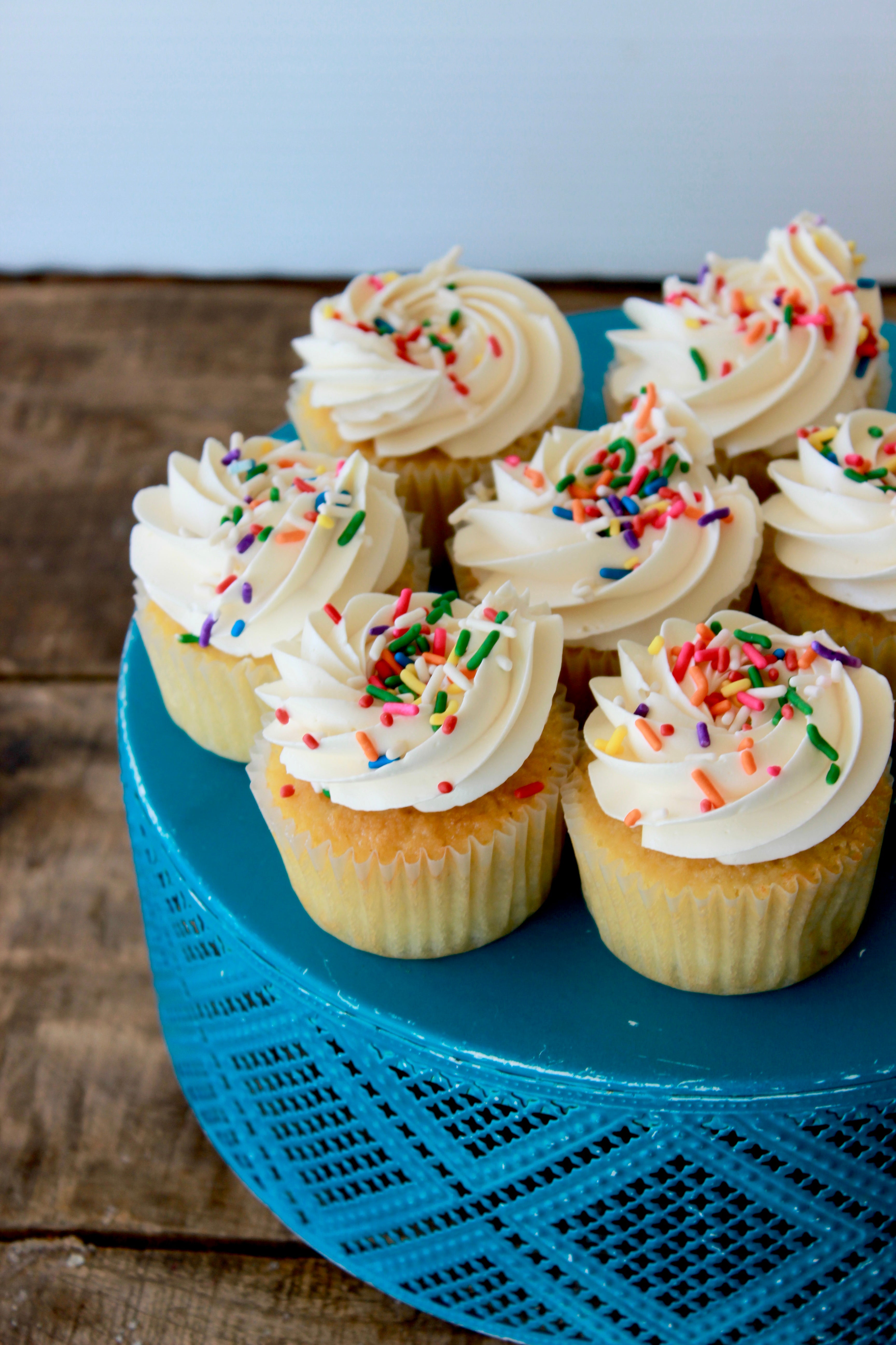 Cupcakes by the Dozen | Pre-Order Desserts in Columbia | Ally & Eloise ...